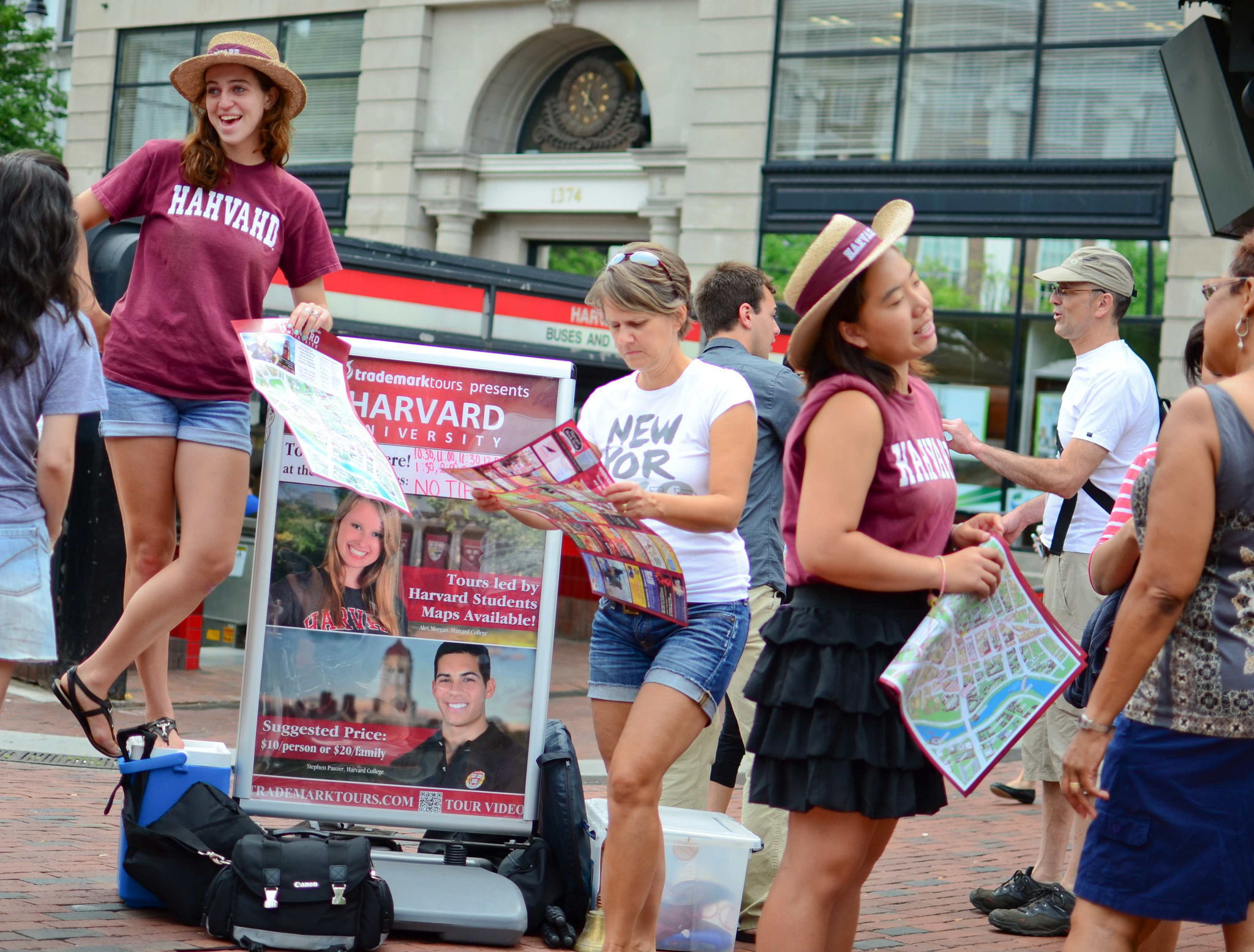 Student-Led Tour of Harvard - Trademark Tours