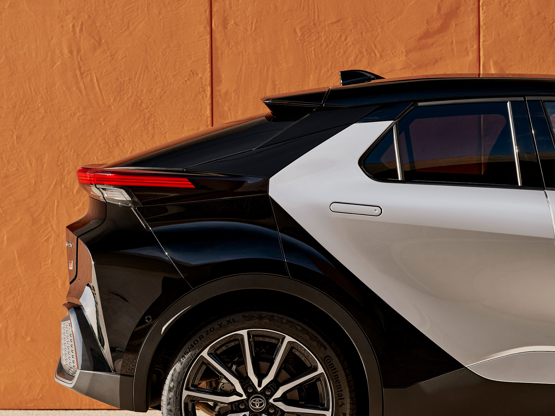 NOWA TOYOTA C-HR